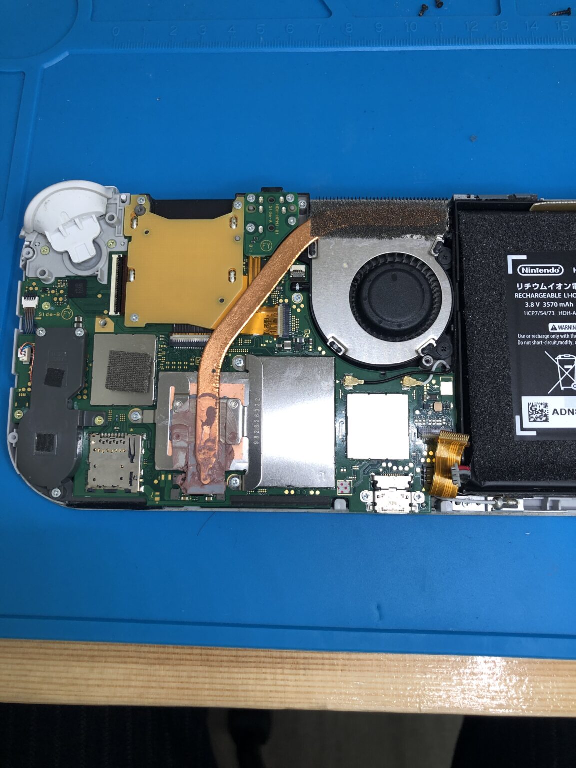 任天堂SwitchLiteもお任せください！ | iPhone・Switch・パソコン修理のiPhone診療所草加店